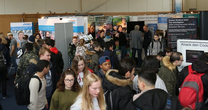 Schulende, Ausbildungsstart? Ausbildungs- und Studienmesse in Herborn bietet Entscheidungshilfe ...